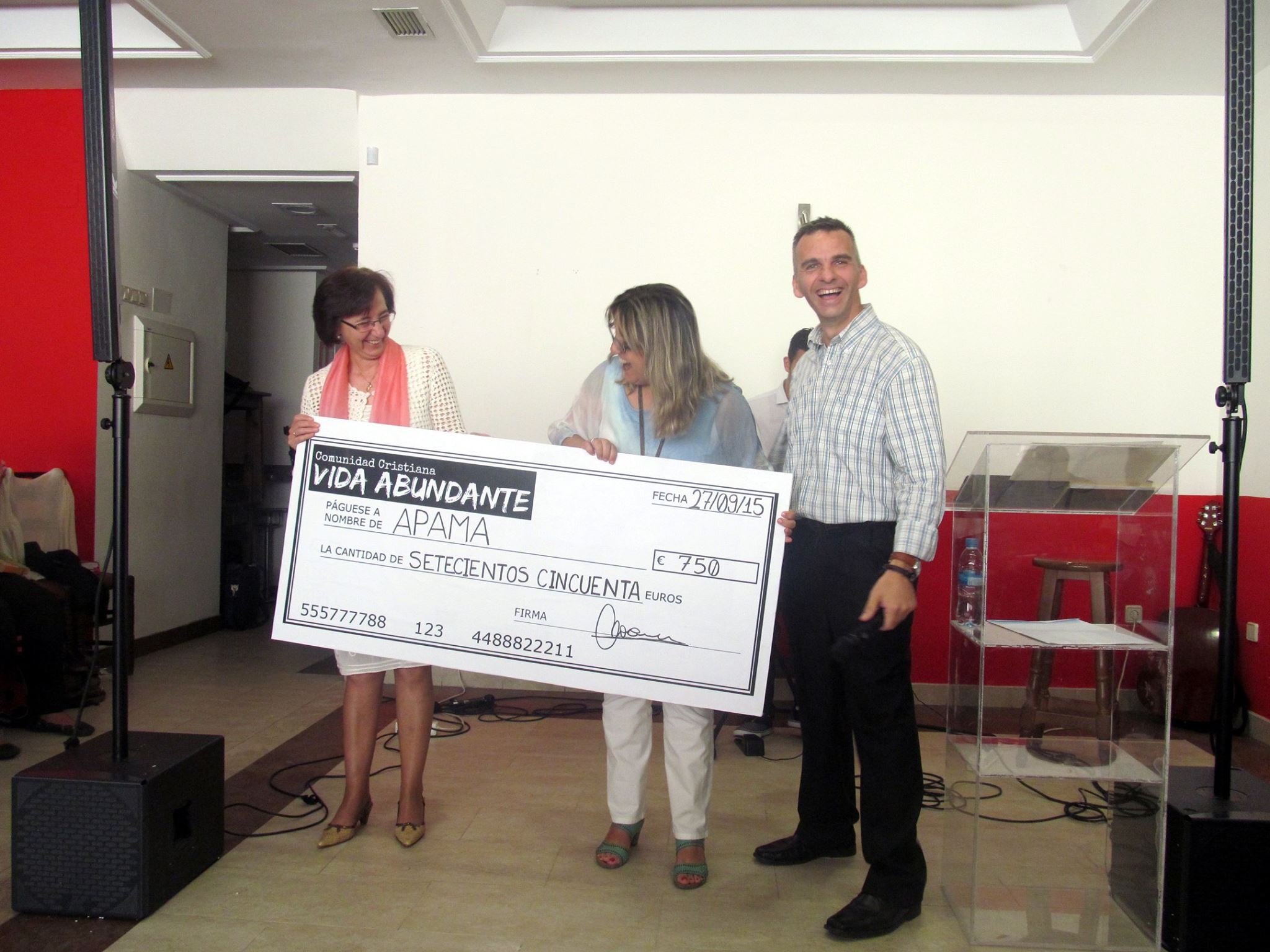 Entrega Cheque Asociación APAMA | CCVA Comunidad Cristiana Vida ...